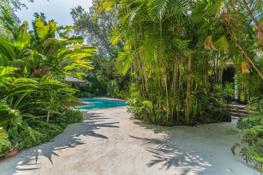 Architect Mark Hampton's Loquat House is On the Market - Gridics