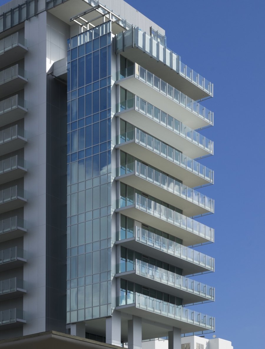 Rene Gonzalez's Little GLASS Condo Tower is Done - Gridics