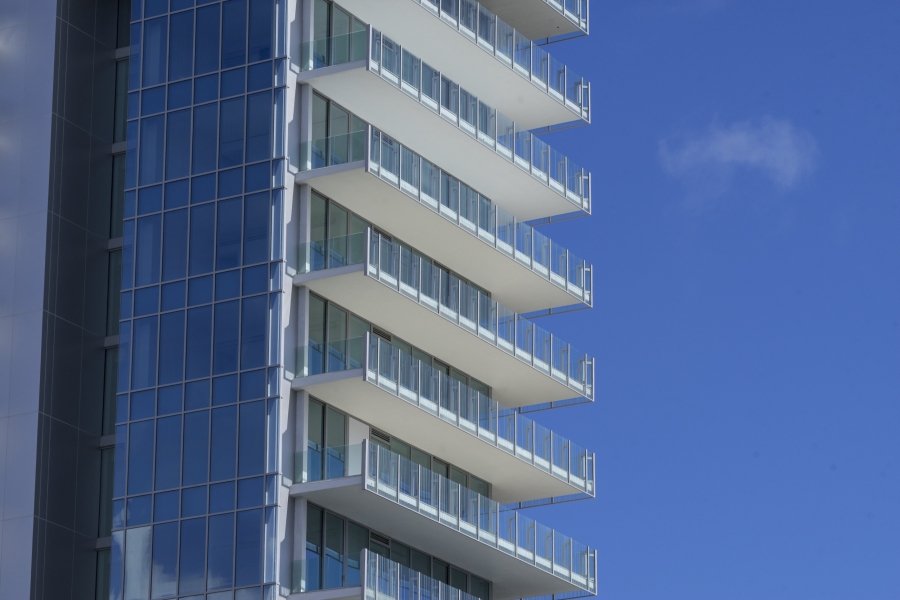 Rene Gonzalez's Little GLASS Condo Tower is Done - Gridics